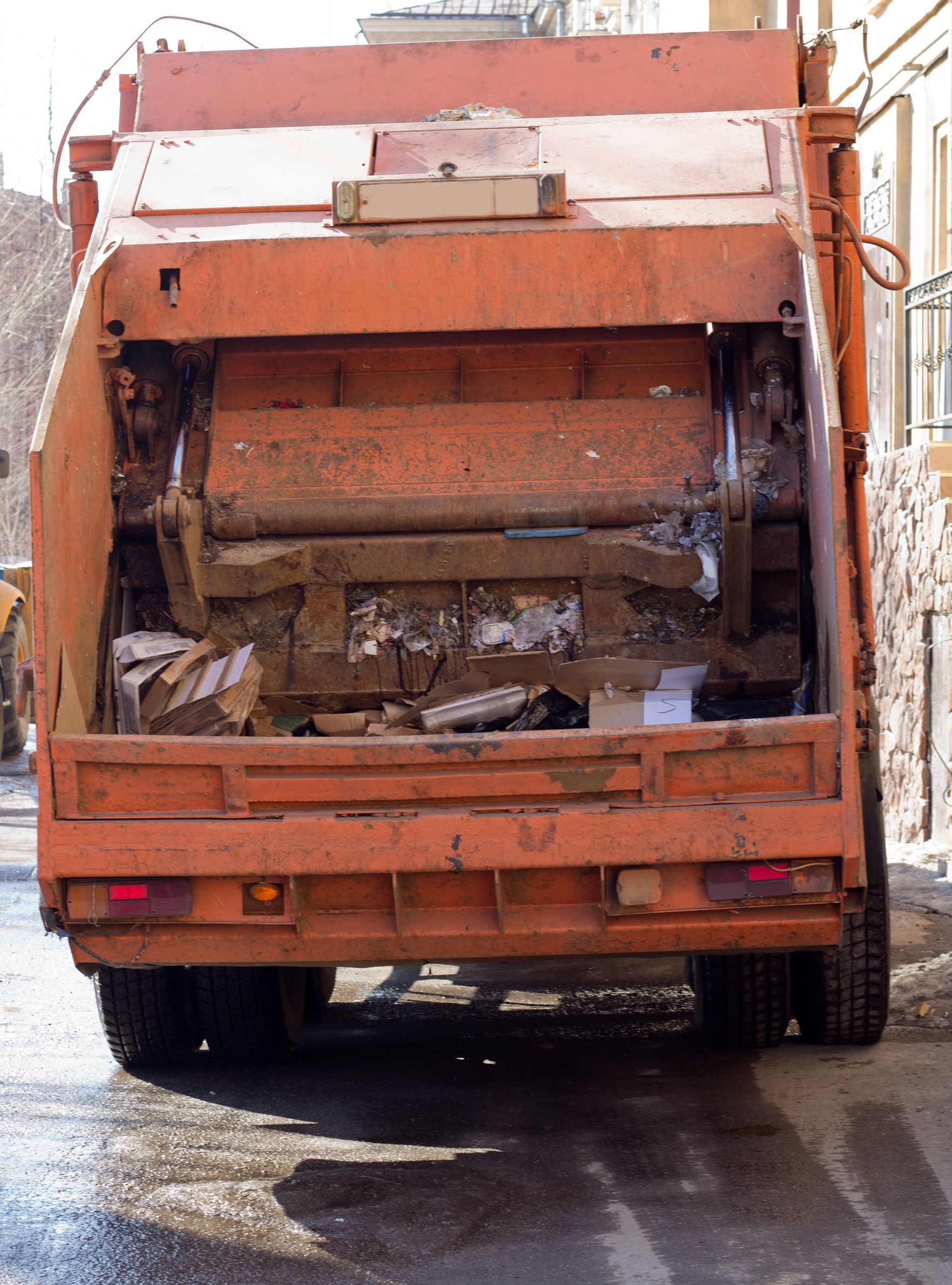 Advantages of Rear Loader Garbage Trucks for Sale | Auto-Mall.org